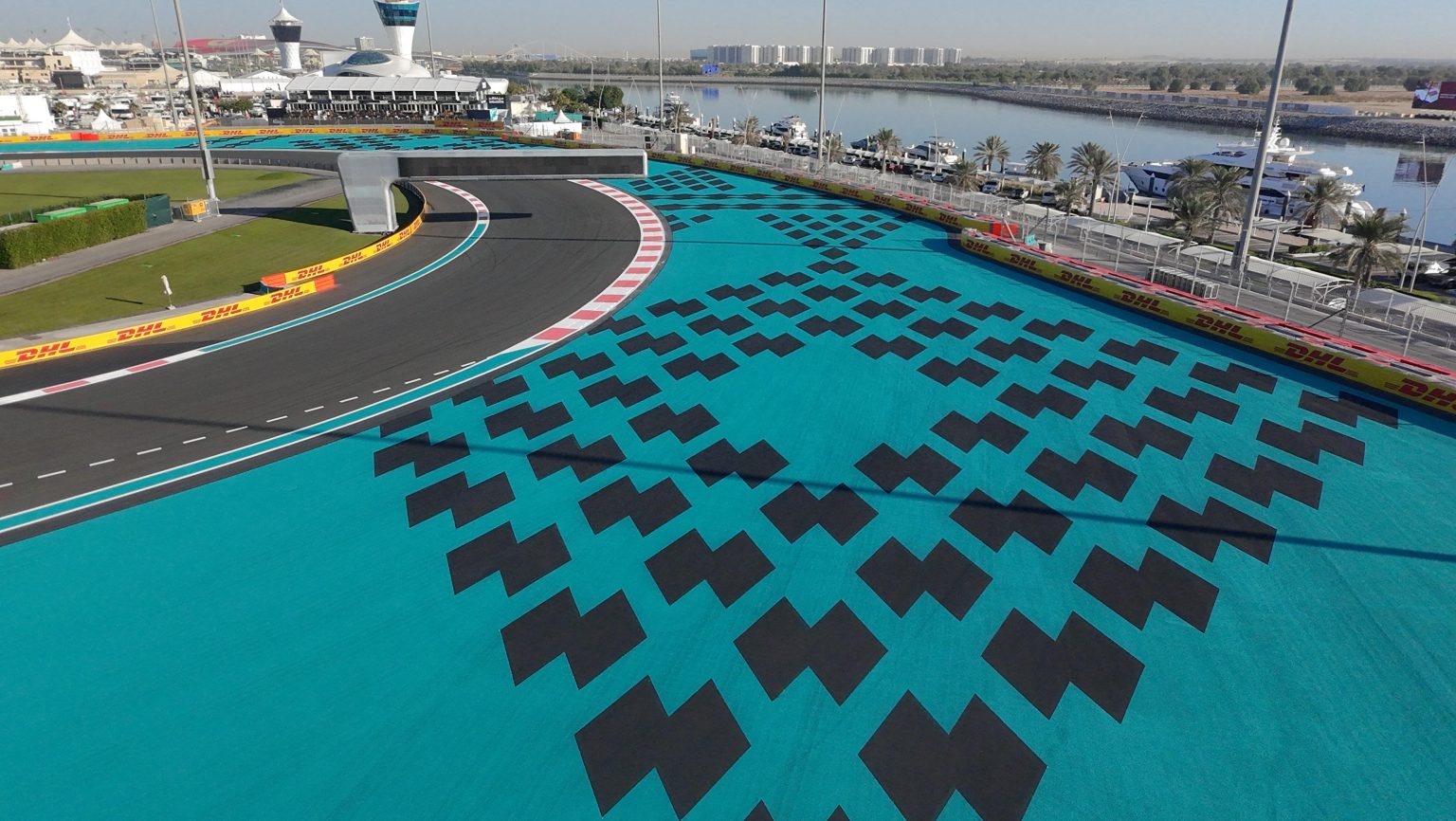 A Quick Guide to Race Track Markings, Kerbs and Areas - Roadgrip