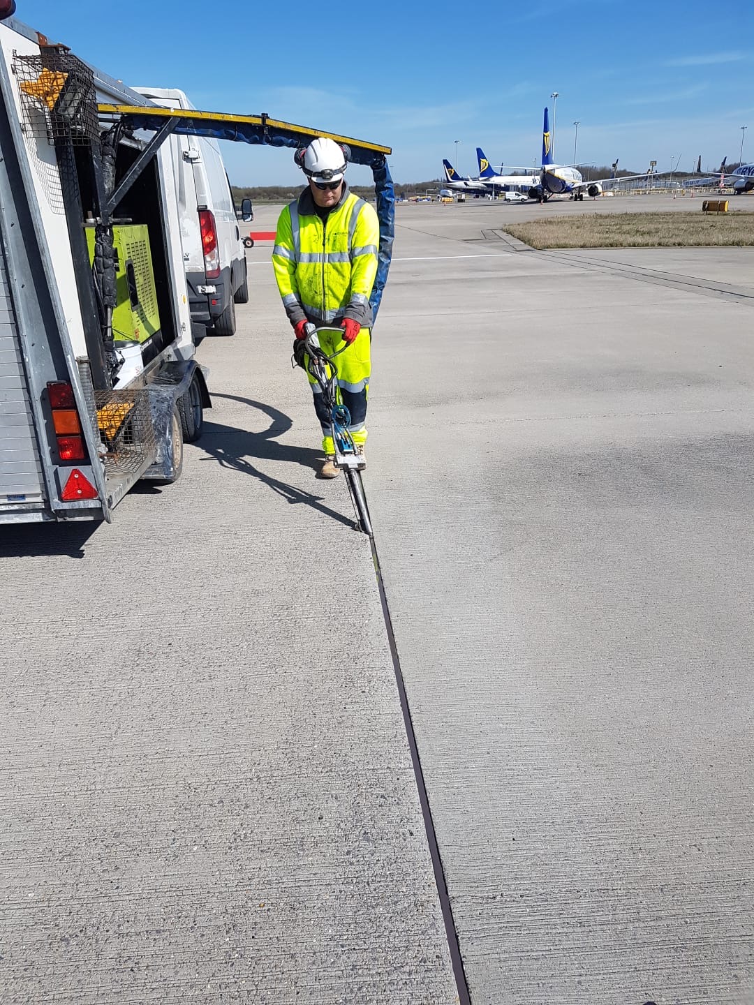 Joint Sealing, Stansted Airport - Roadgrip